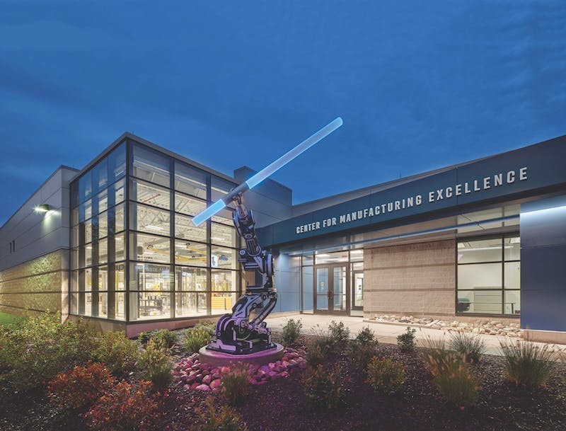 High-tech instruction space trains students in manufacturing robots ...