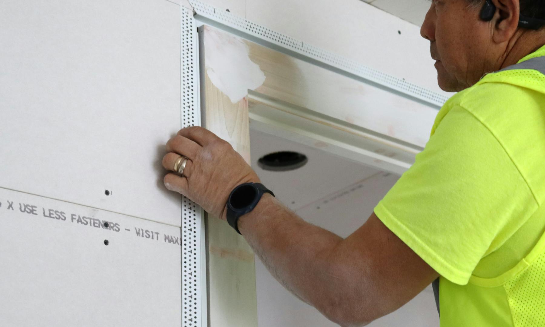 How a High-End Home’s Drywall Crew Mastered Shadow Edges | Building ...