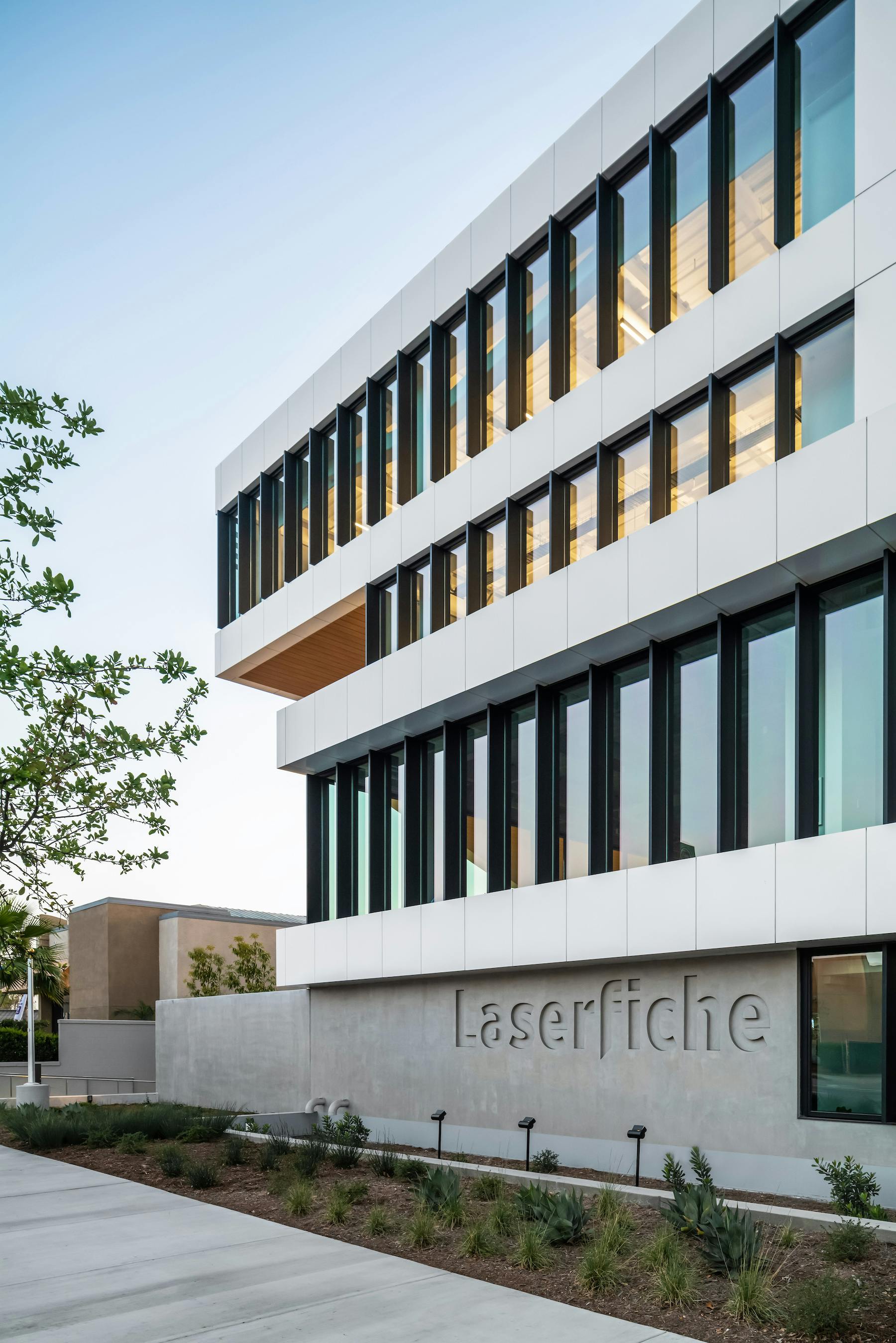 Mid Century Modern Office Buildings Lessons In Building Out Modern
